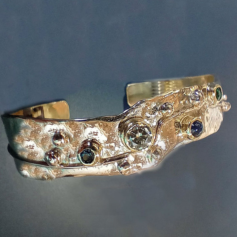 9ct gold and diamond torque